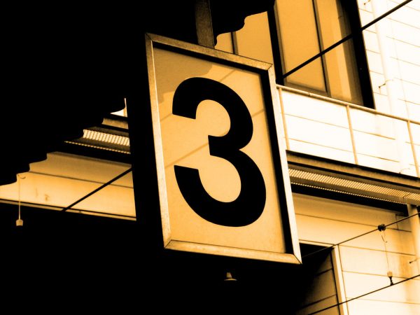 Pronunciation of Three | Jade Joddle | British Accent Training